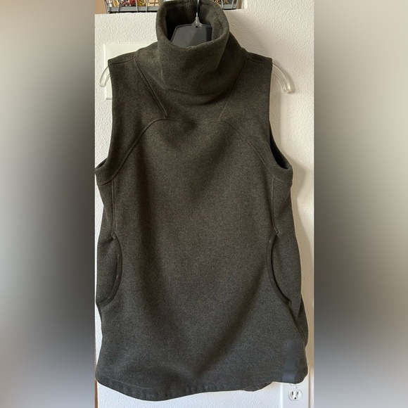 Indygena/Indyeva | Tops | Indygena Now Known As Indyeva Green Toga ...